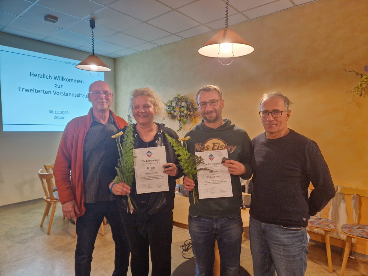 Ehrennadel der HSG in Bronze für Michaela Fritz und Philipp Renner ...